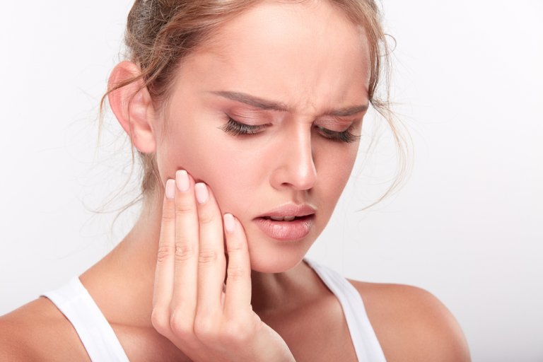 What is Pulpitis? Types, Causes, Symptoms & NHS Treatment