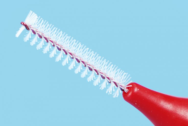 Interdental Brushes: Best Brands, Sizes & How to Use Them