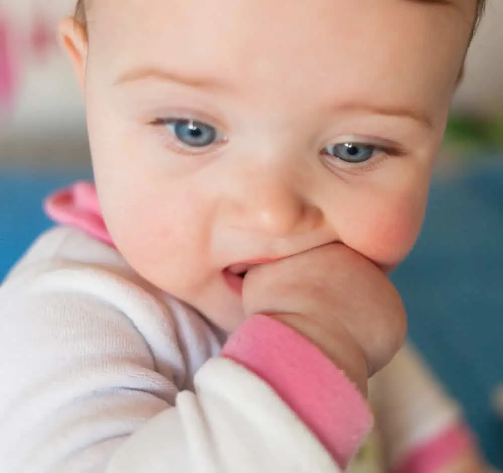 Guide to Baby Teething: Symptoms, Timeline, Pain Relief