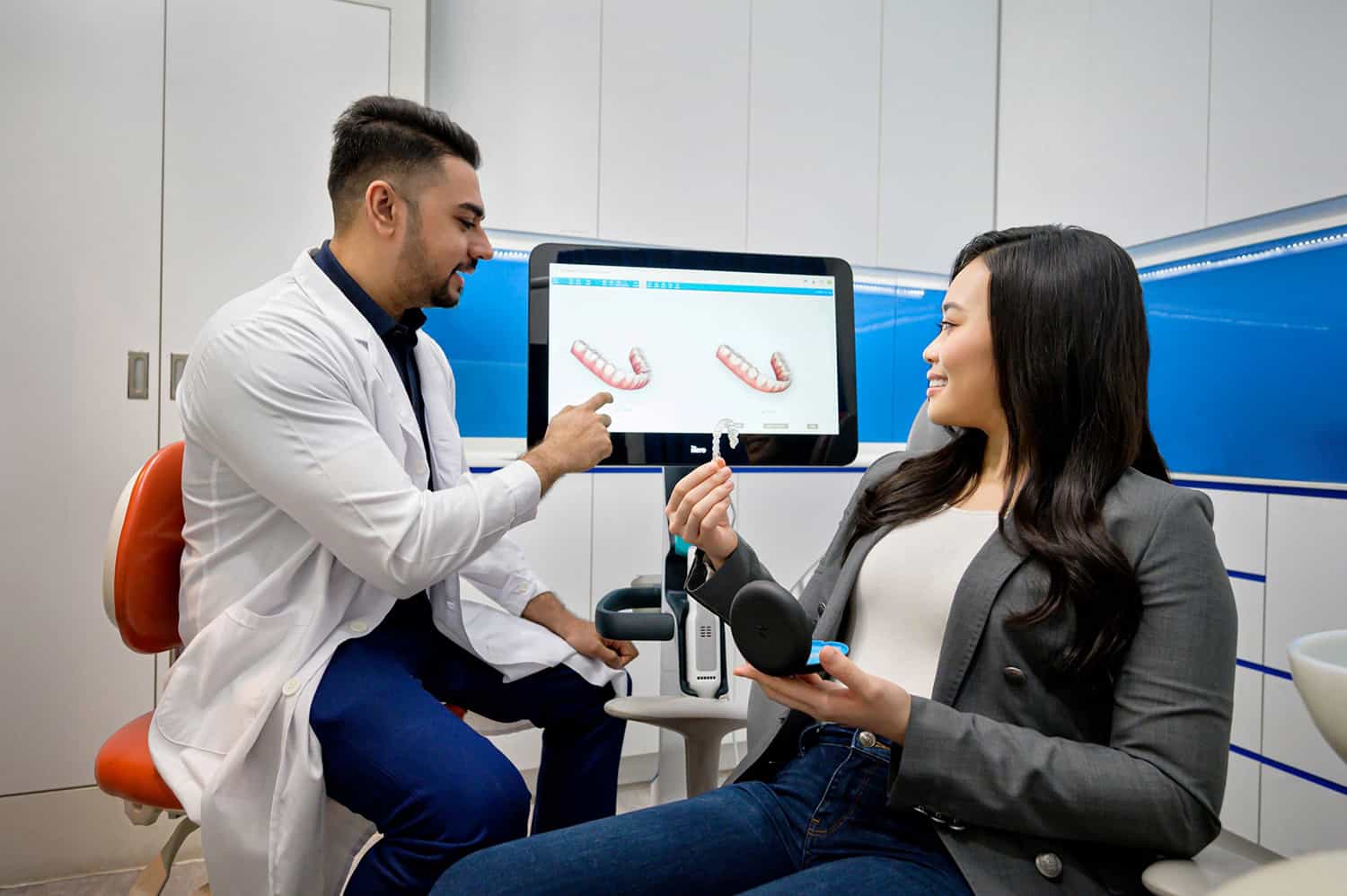 Invisalign Overbite Correction: How Does It Work & What Does It Cost