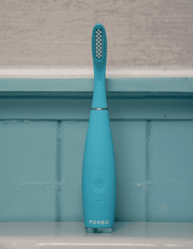 FOREO ISSA Toothbrush Review: How Good Are FOREO Toothbrushes?