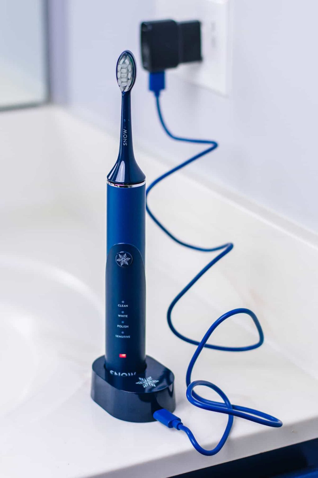 Snow LED Toothbrush Review: Does It Really Whiten Teeth?