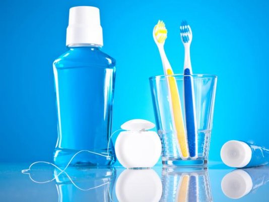 Enjuague bucal: guía sobre el uso de colutorios bucales