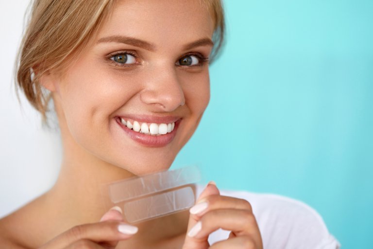ARC Teeth Whitening: Kit Contents, Reviews and Alternatives - Dentaly.org
