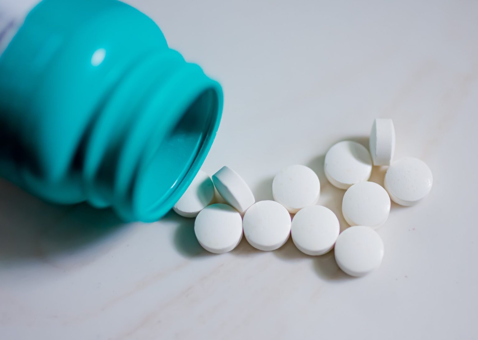 Best Oral Probiotics for Bad Breath: A Complete Guide - Dentaly.org