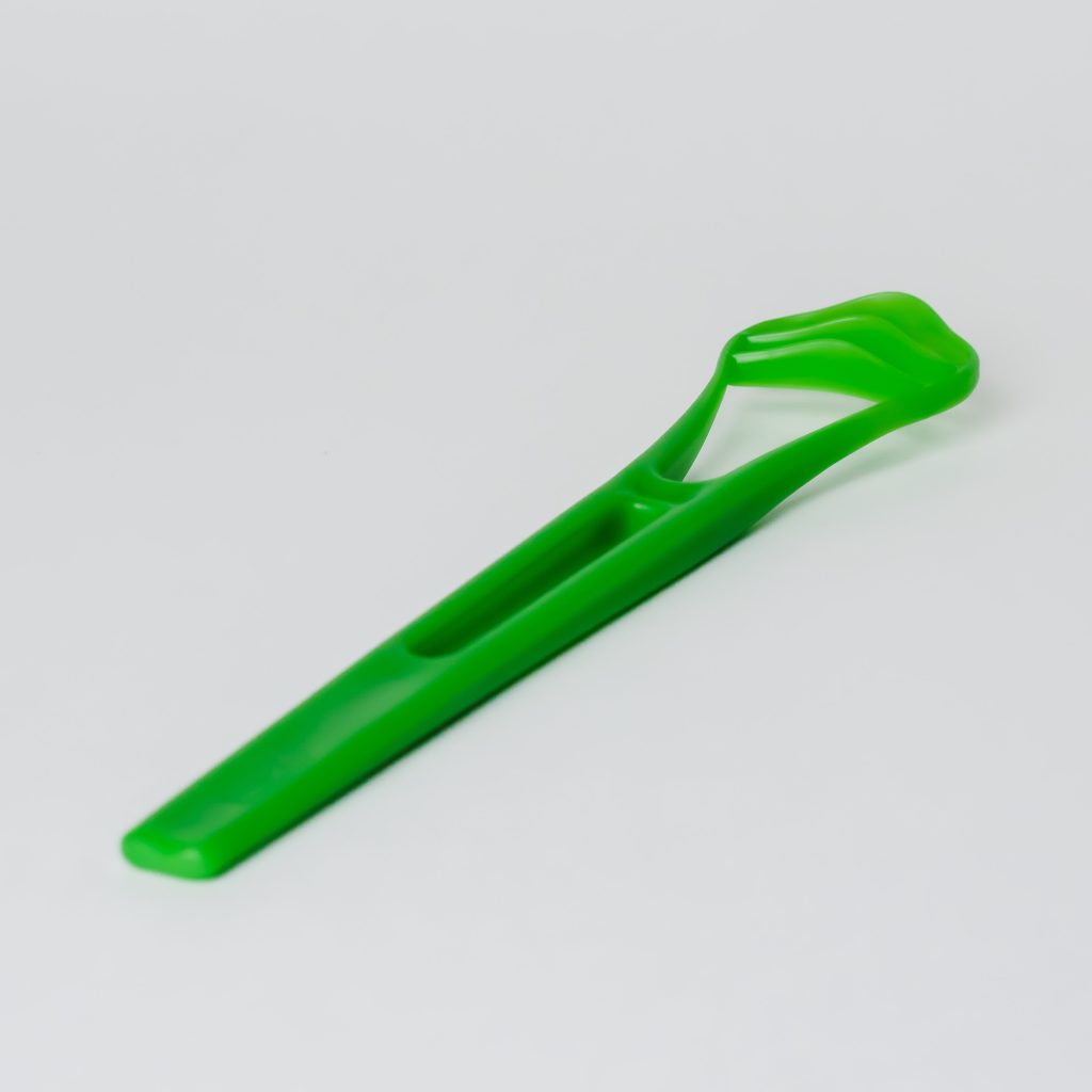 How to Use a Tongue Scraper and What's the Best One? - Dentaly.org